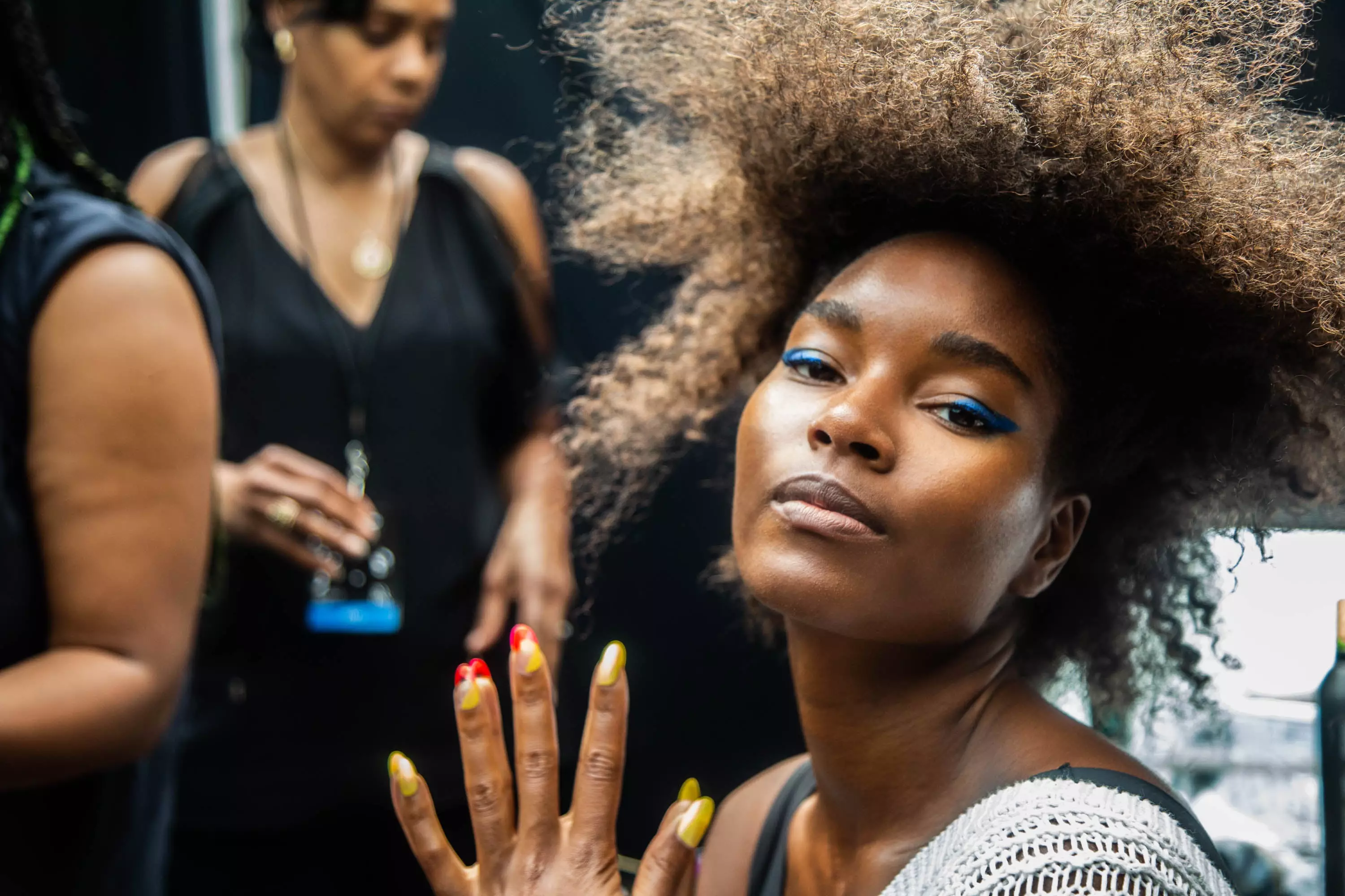 Studio 189 era um país das maravilhas de cabelo preto durante NYFW 25251_4