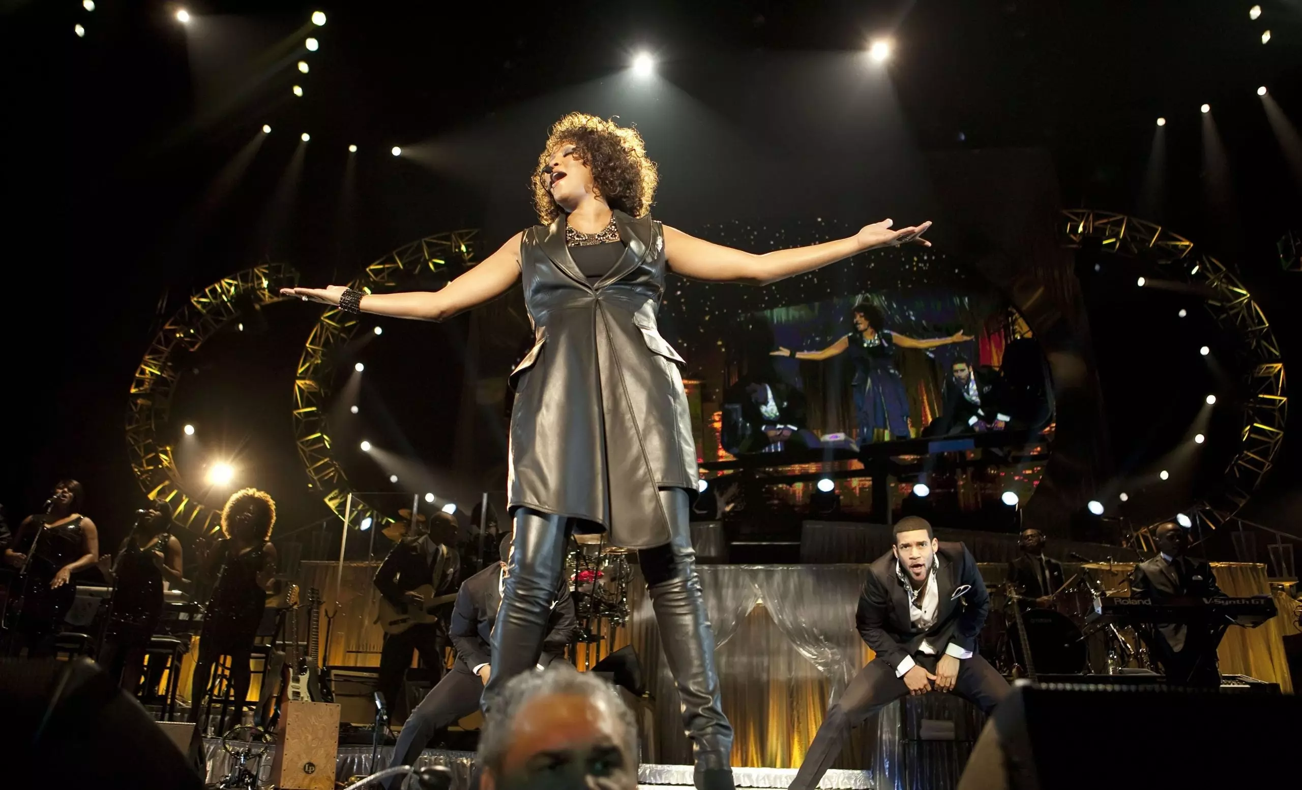 Buon compleanno celeste: ricordare Whitney Houston nel suo posto felice: il palcoscenico 26069_12