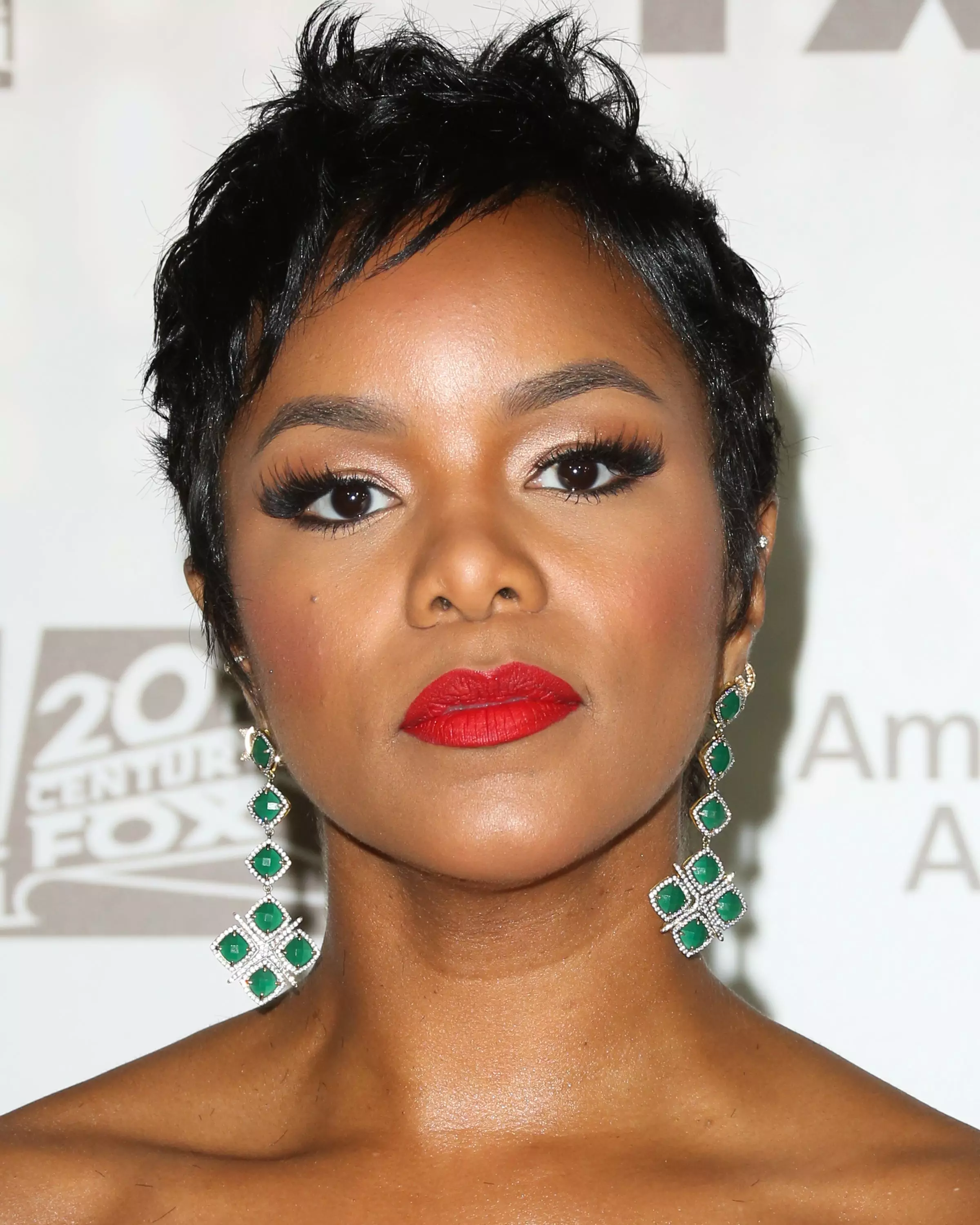 LeToya Luckett இன் சிறந்த குட்டை சிகை அலங்காரங்கள் 27328_4