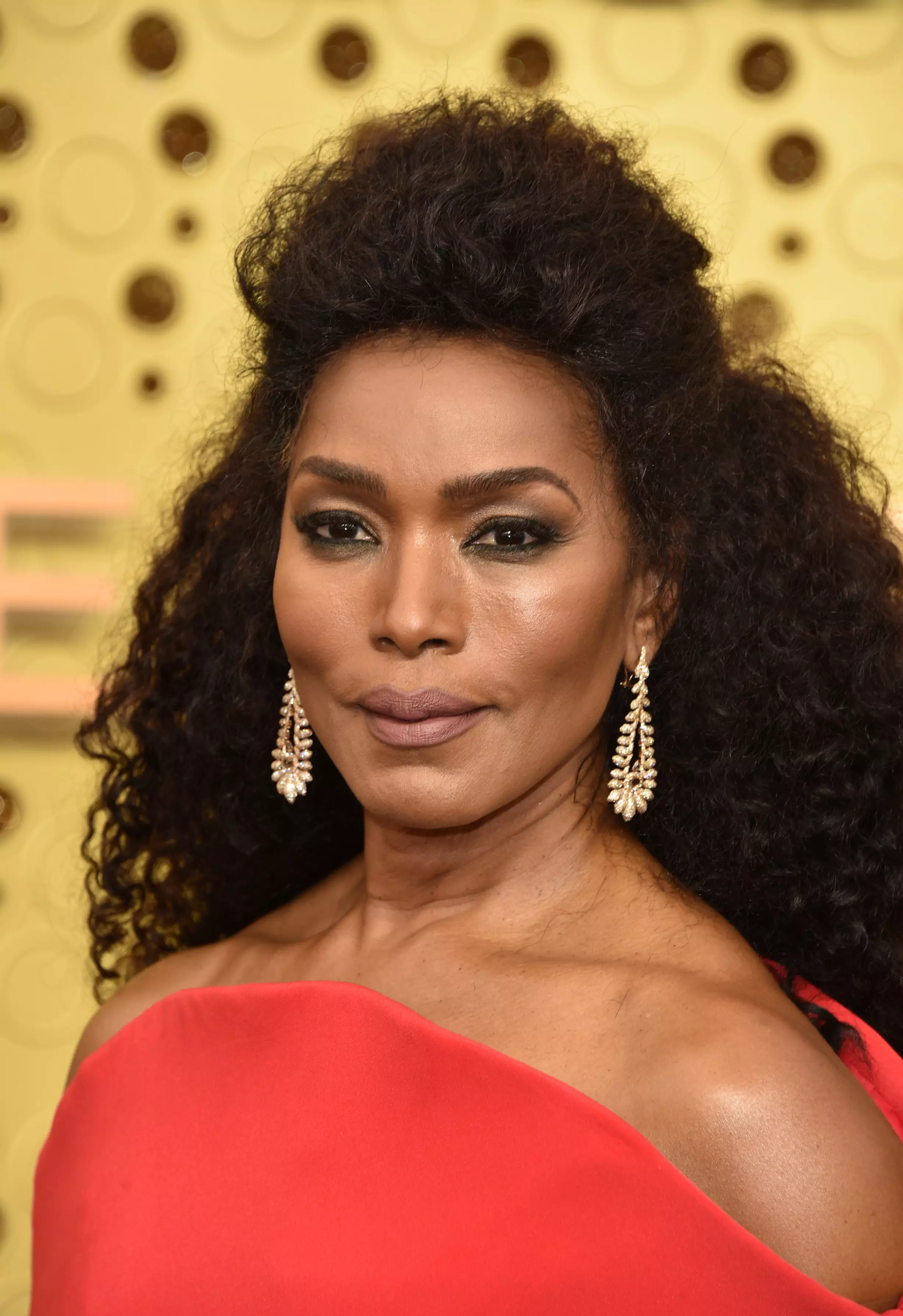 La belleza de la alfombra roja de los premios Emmy 2019 27501_14