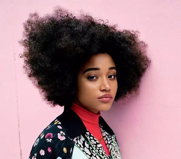 Inshuro 8 Amandla Stenberg Yakoresheje Ihuriro rye mu guha imbaraga Abagore b'Abirabura 27670_1