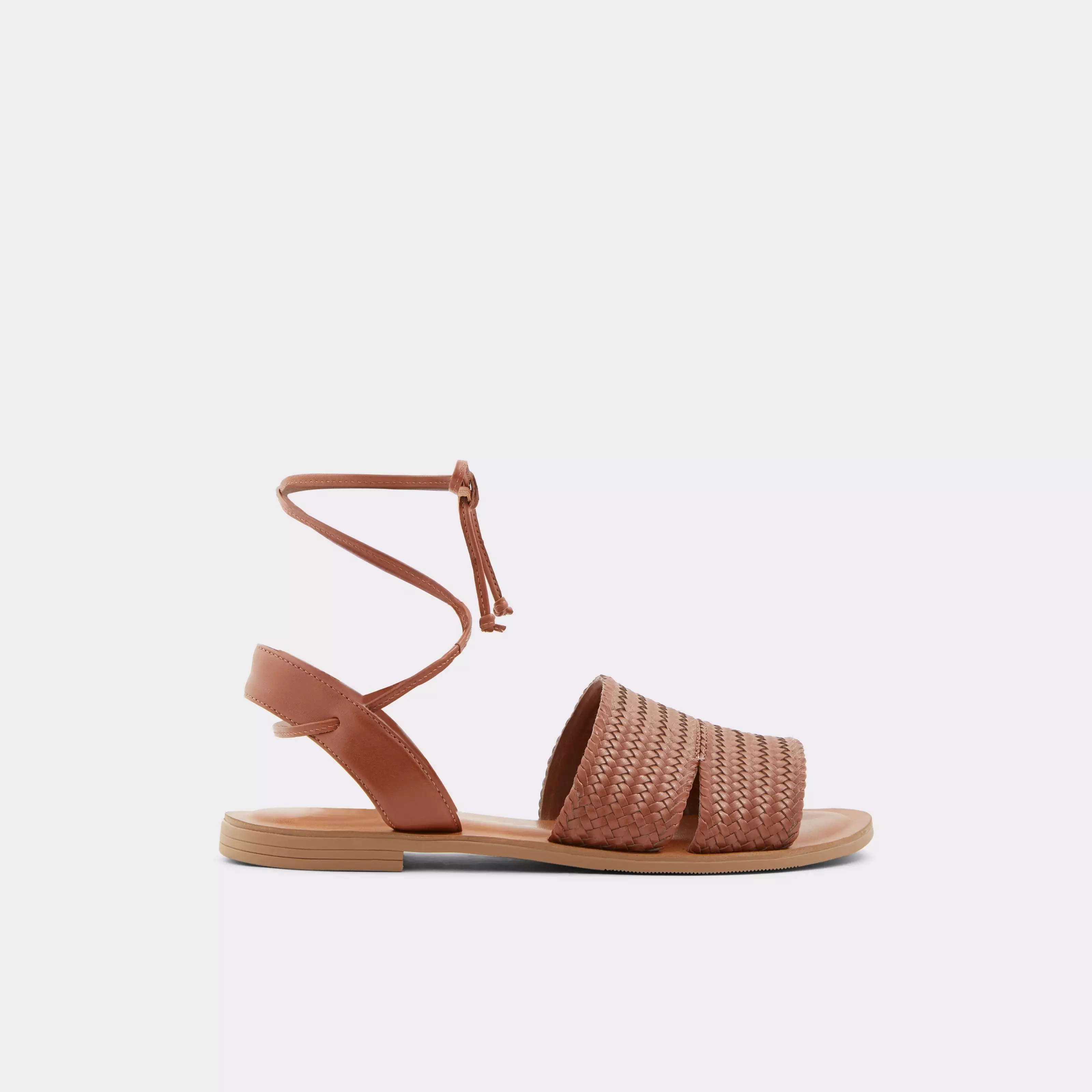 Nämä tyylikkäät litteät sandaalit alle 100 $ ovat kaikki mitä tarvitset kesään 27849_4
