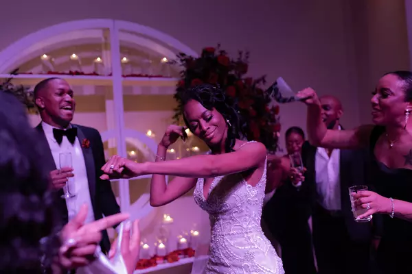 Mire Behind Bridal Bliss: esta boda en Nueva Orleans tuvo todo el rebote 28080_22