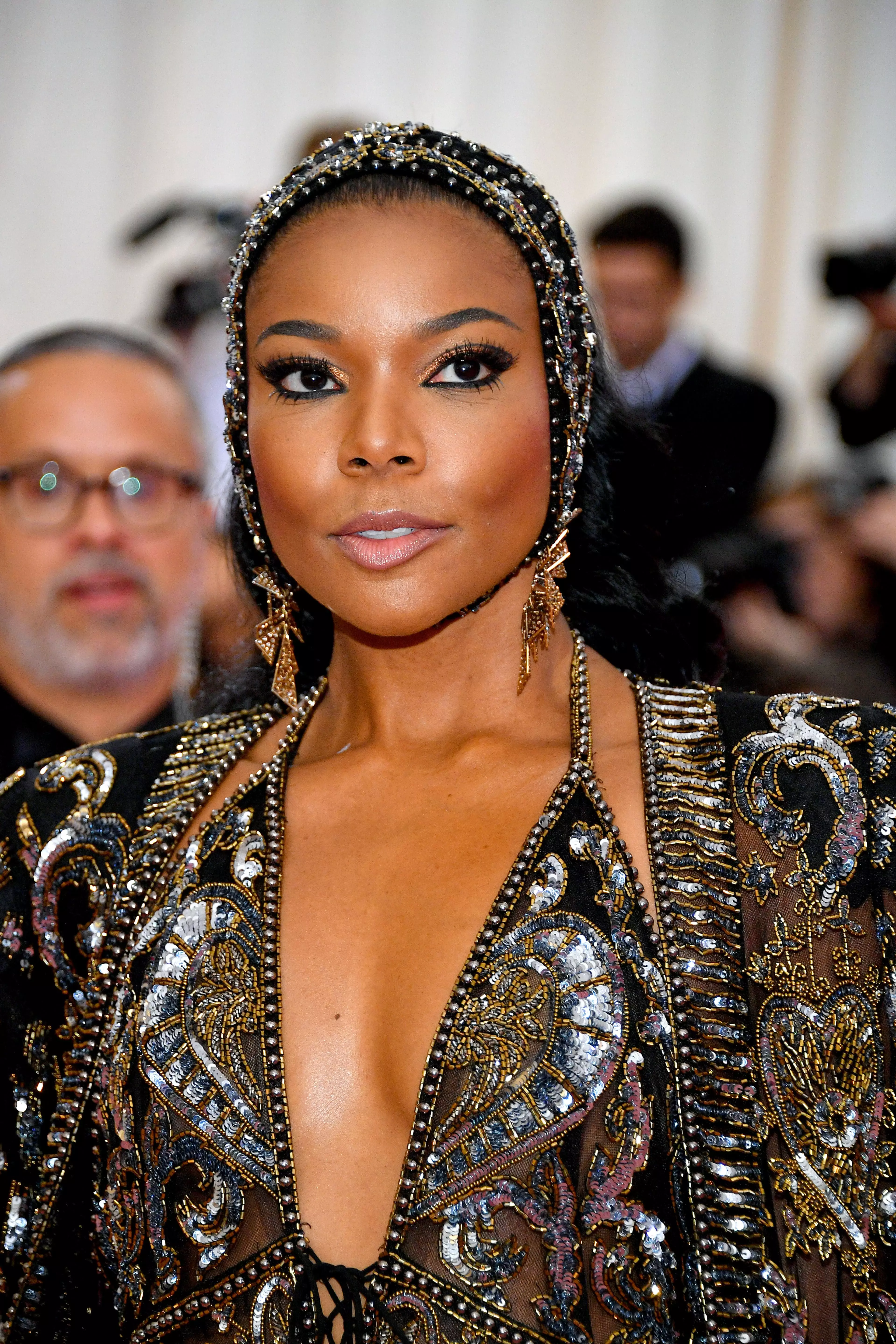 ລາຍລະອຽດຄວາມງາມ: Met Gala Look 2019 ຂອງ Gabrielle Union