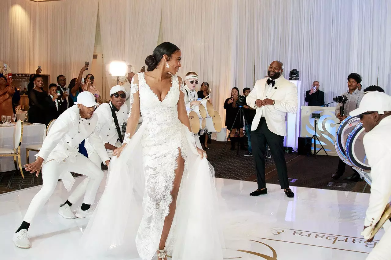 Felicidad nupcial: Barbara tuvo un baile sorpresa inspirado en Beyoncé para su novio Edmund en su boda de ensueño 29260_17