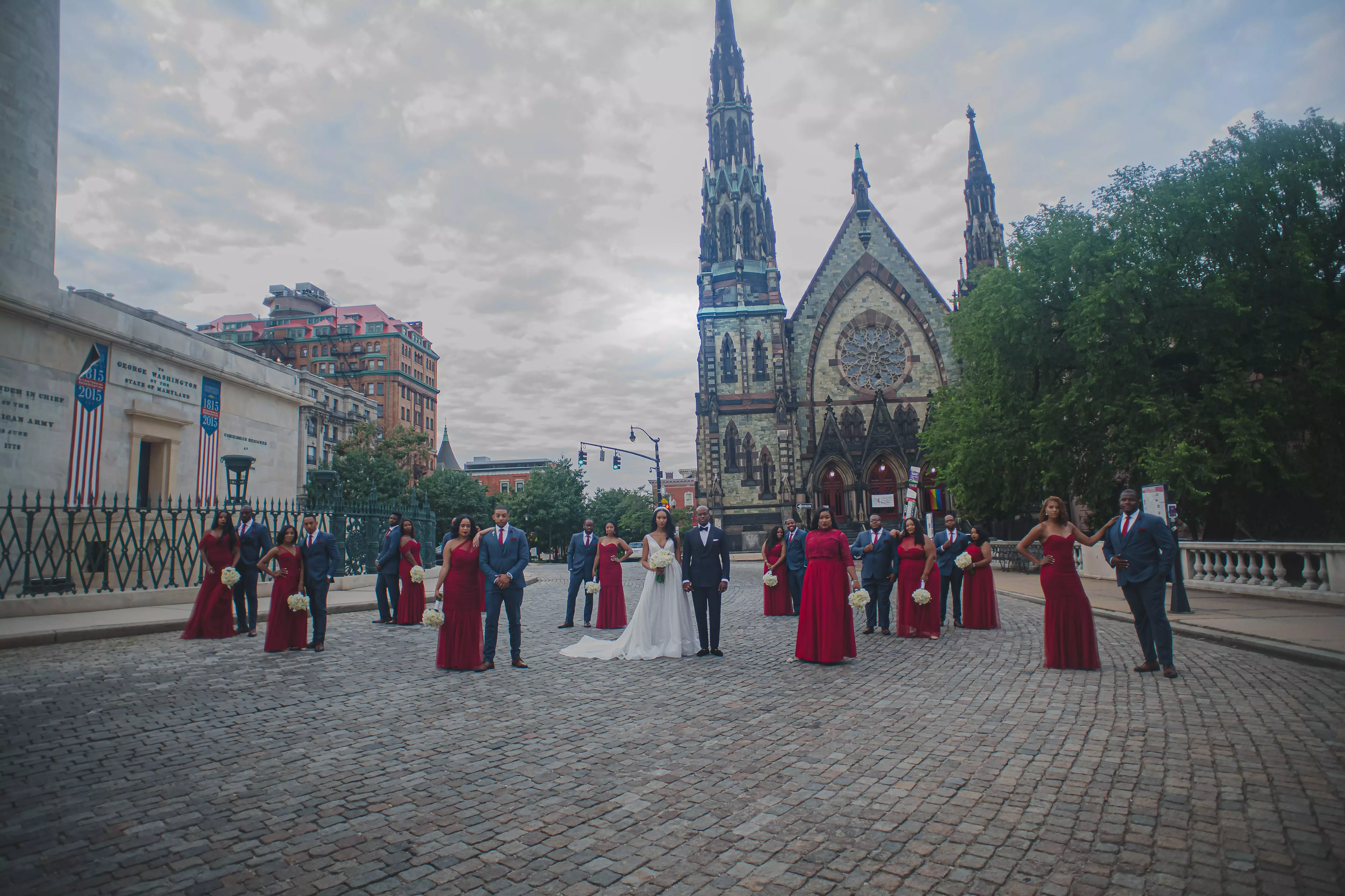 Bridal Bliss: Жой-Мари менен Антондун үйлөнүү тою ушул тарыхый китепканада болушту 29354_31