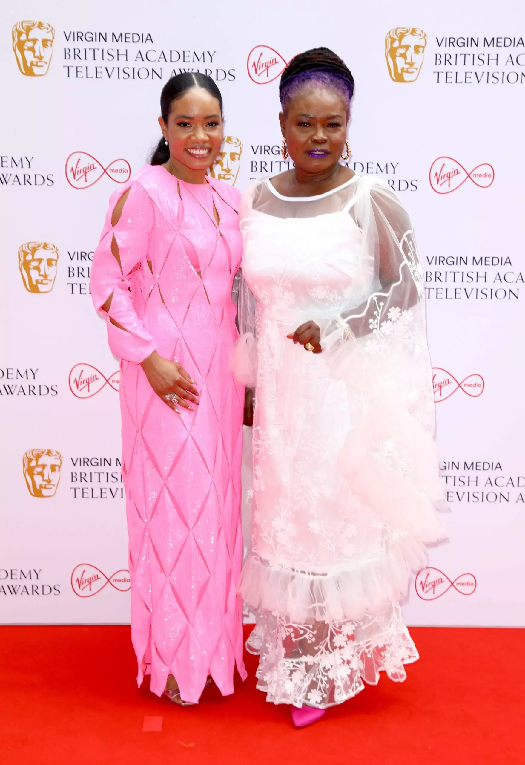 17 fekete brit sztár, akik teljesen megdöbbentőek voltak a BAFTA TV-díjátadón 293_6