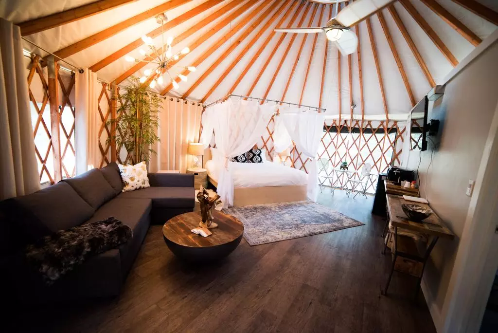 Glamping gitdi! 5 lýuks kempir barmaly ýeriňiz 29854_1