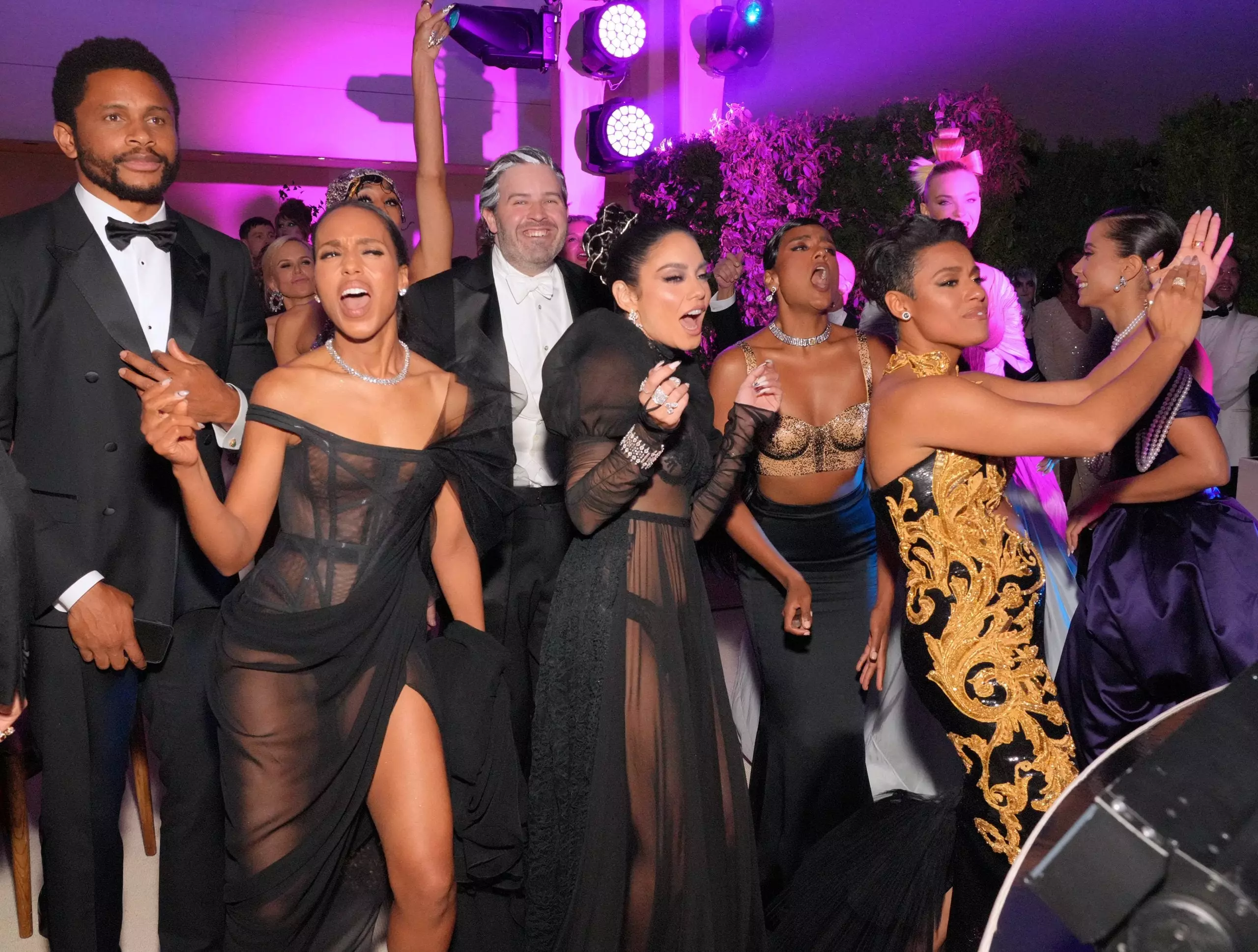 Megan & Lizzo maken selfies, Kerry & Hubby raken de dansvloer: een kijkje in het Met Gala van dit jaar