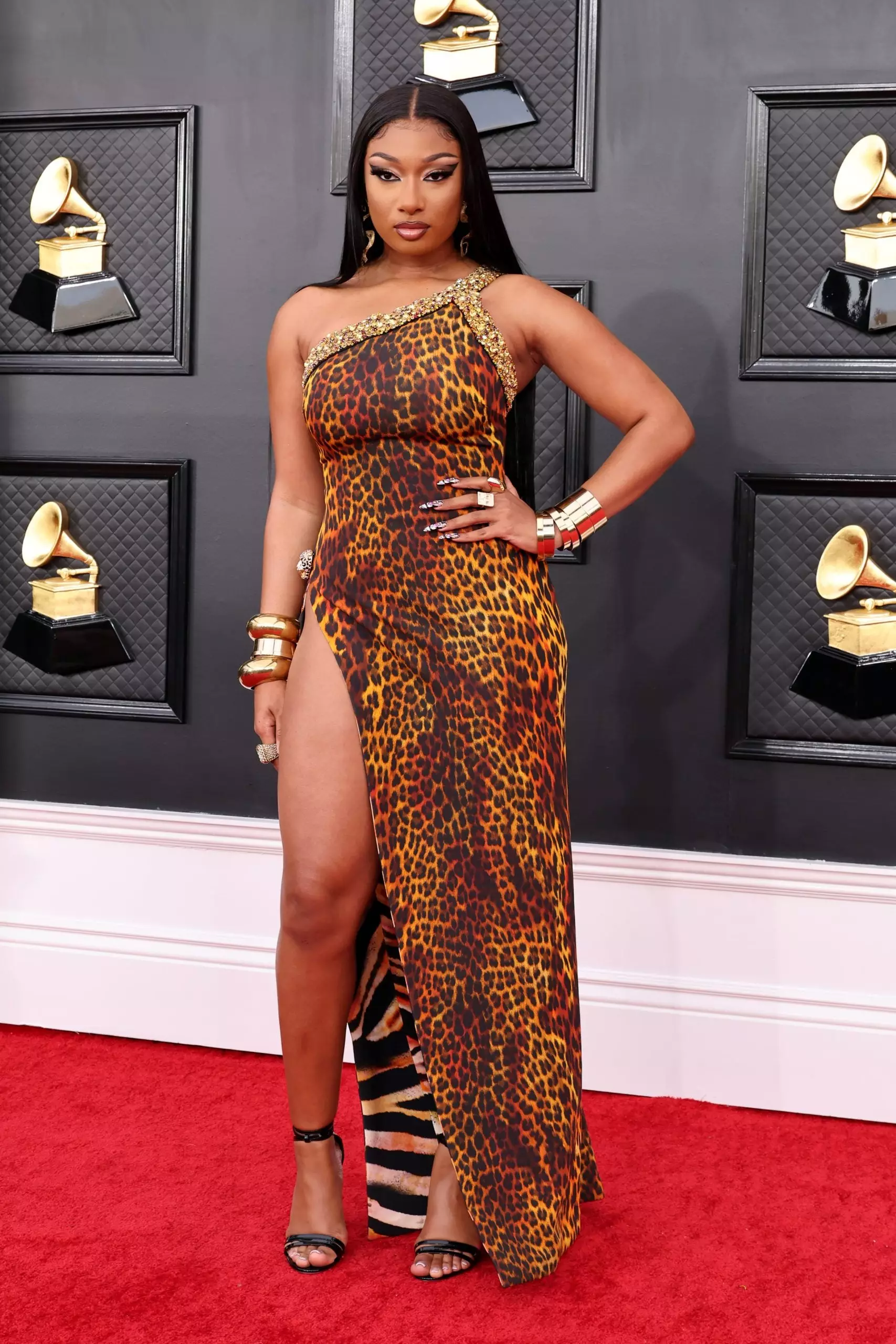 De hotteste celeb-looks fra 2022 Grammys Red Carpet 3067_3