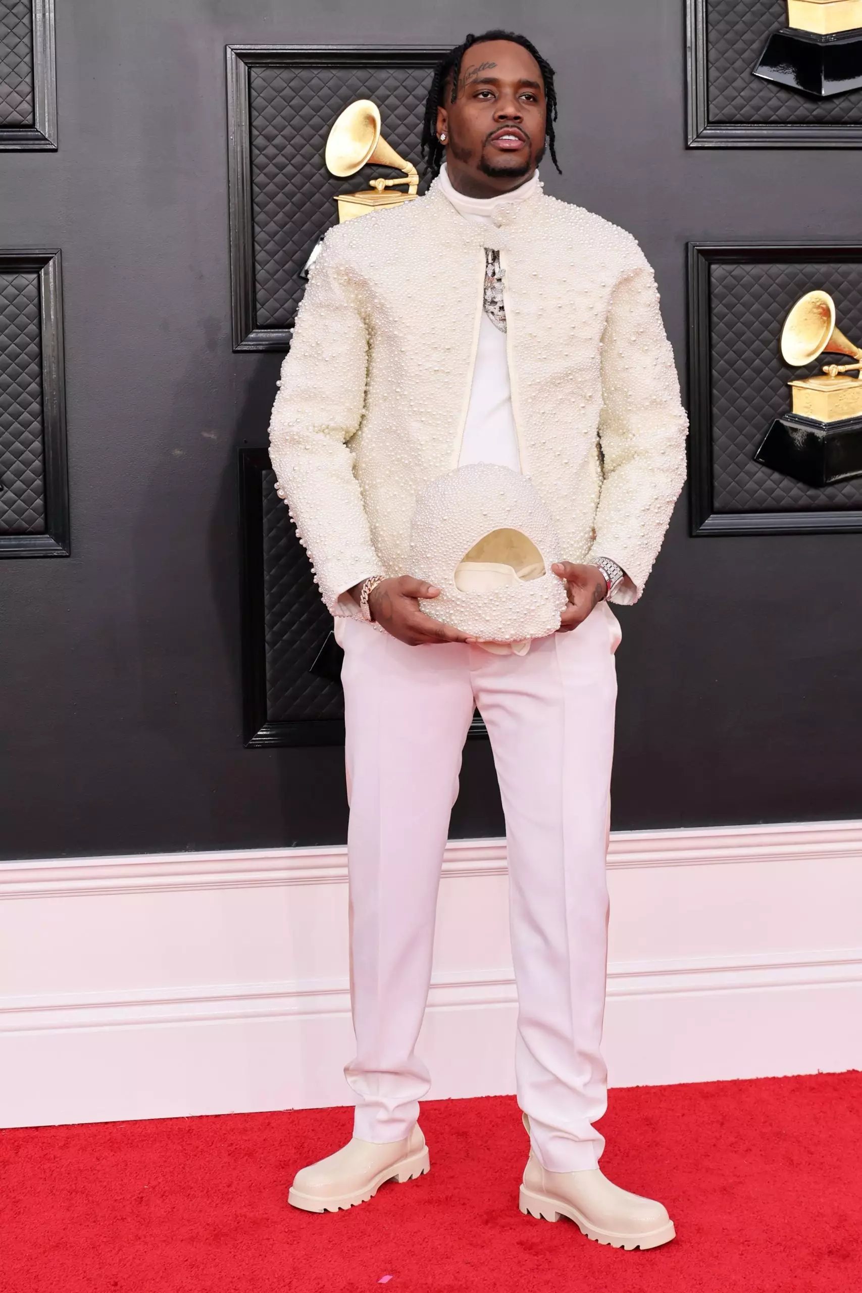 Los looks más atractivos de las celebridades de la alfombra roja de los Grammy 2022 3067_37