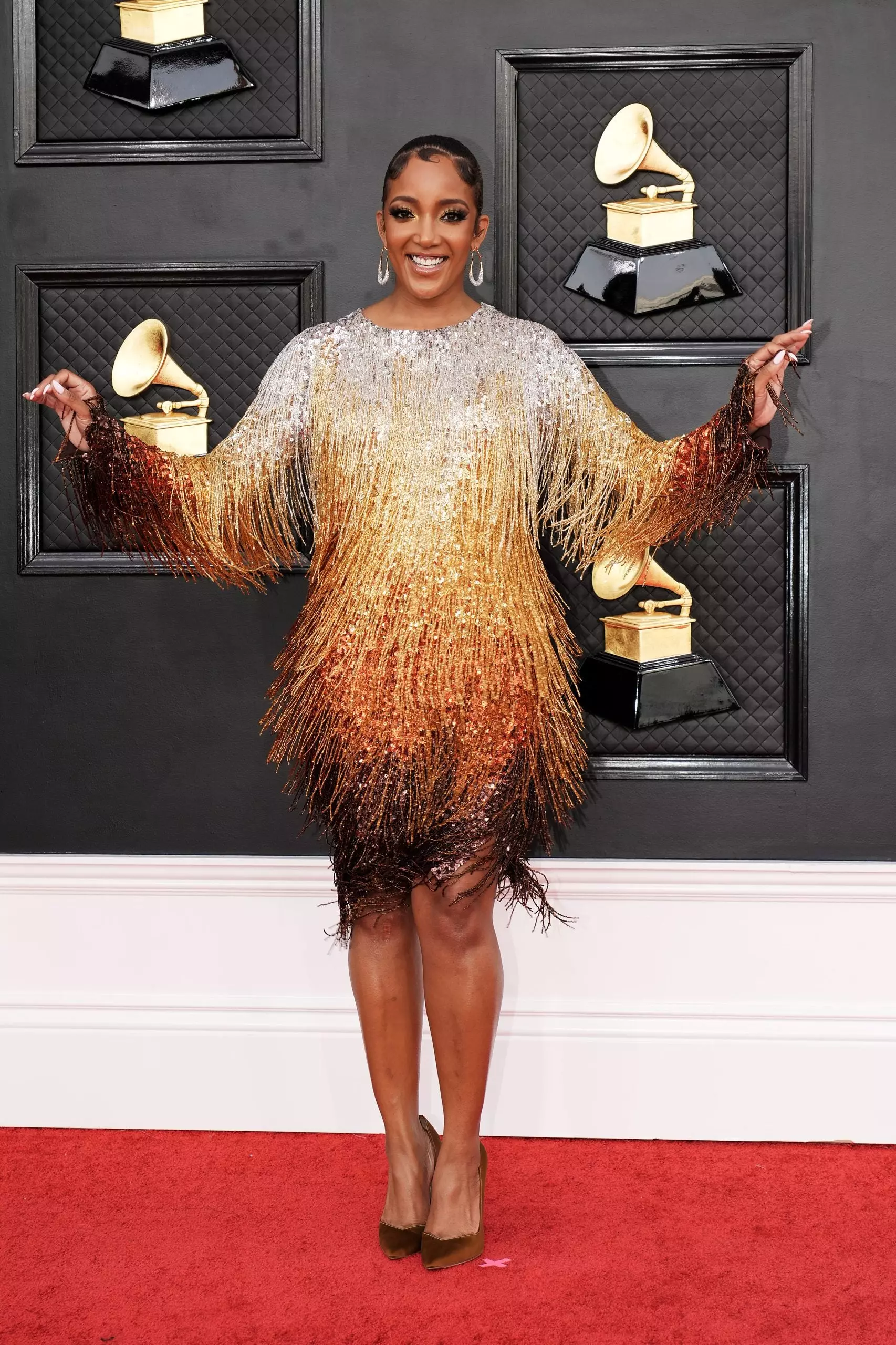 Mafi Kyawun Celeb Yayi Kallo Daga 2022 Grammys Red Carpet 3067_38