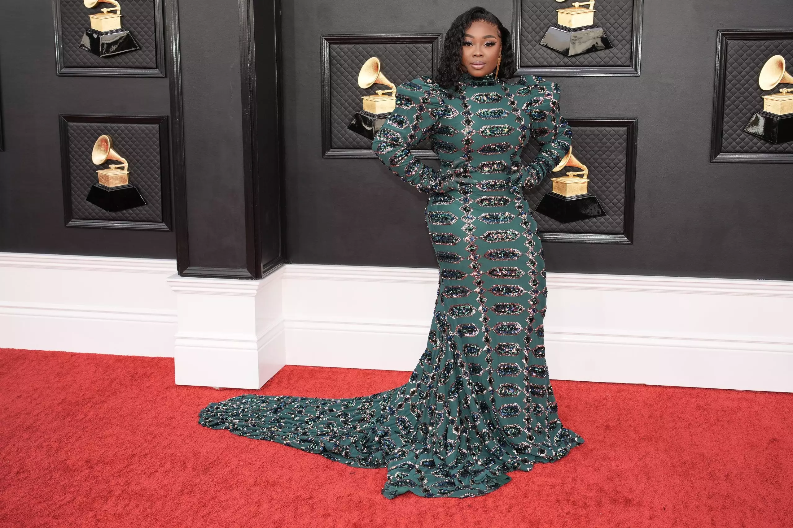 Los looks más atractivos de las celebridades de la alfombra roja de los Grammy 2022 3067_40