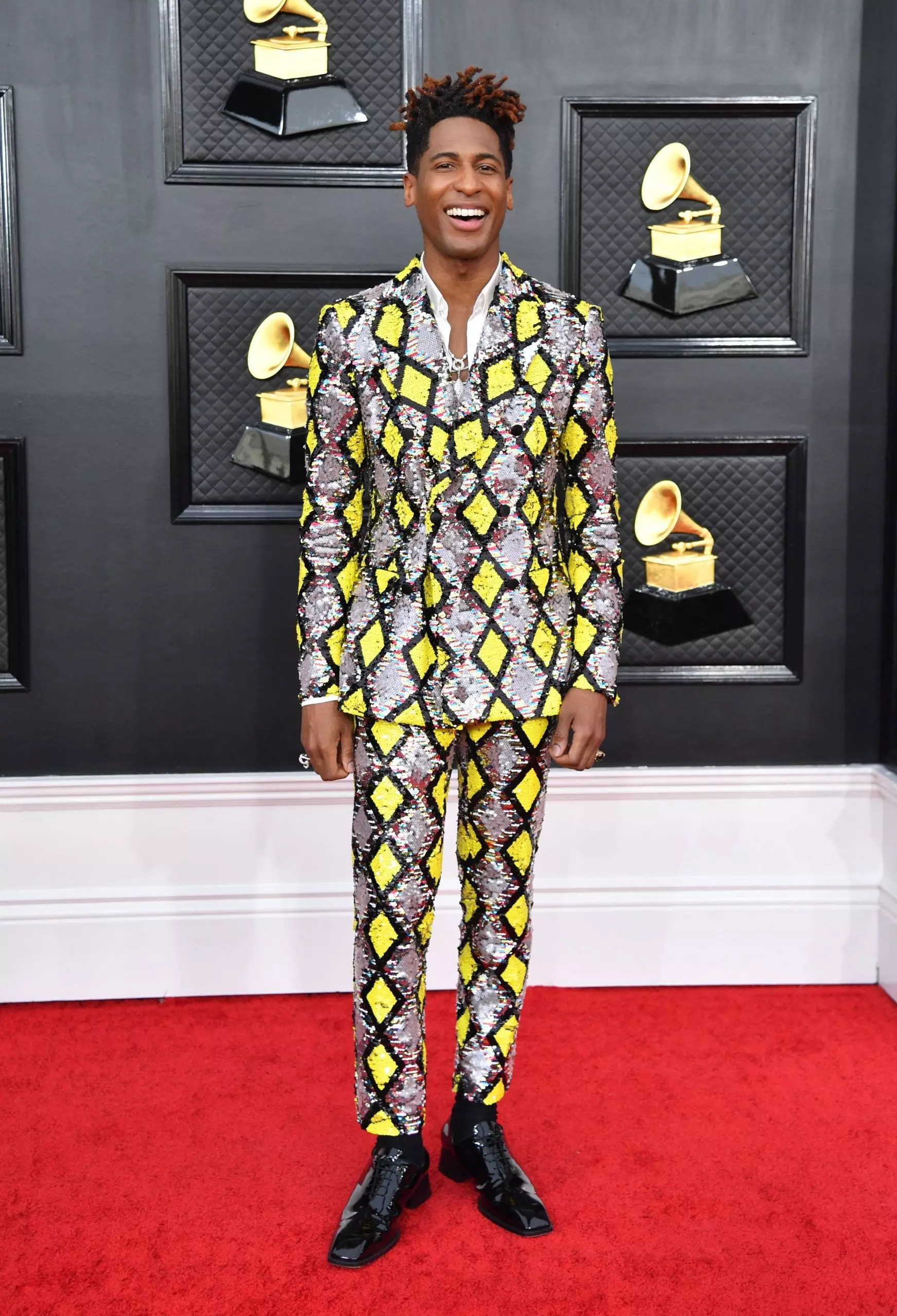 De hotteste celeb-looks fra 2022 Grammys Red Carpet 3067_42