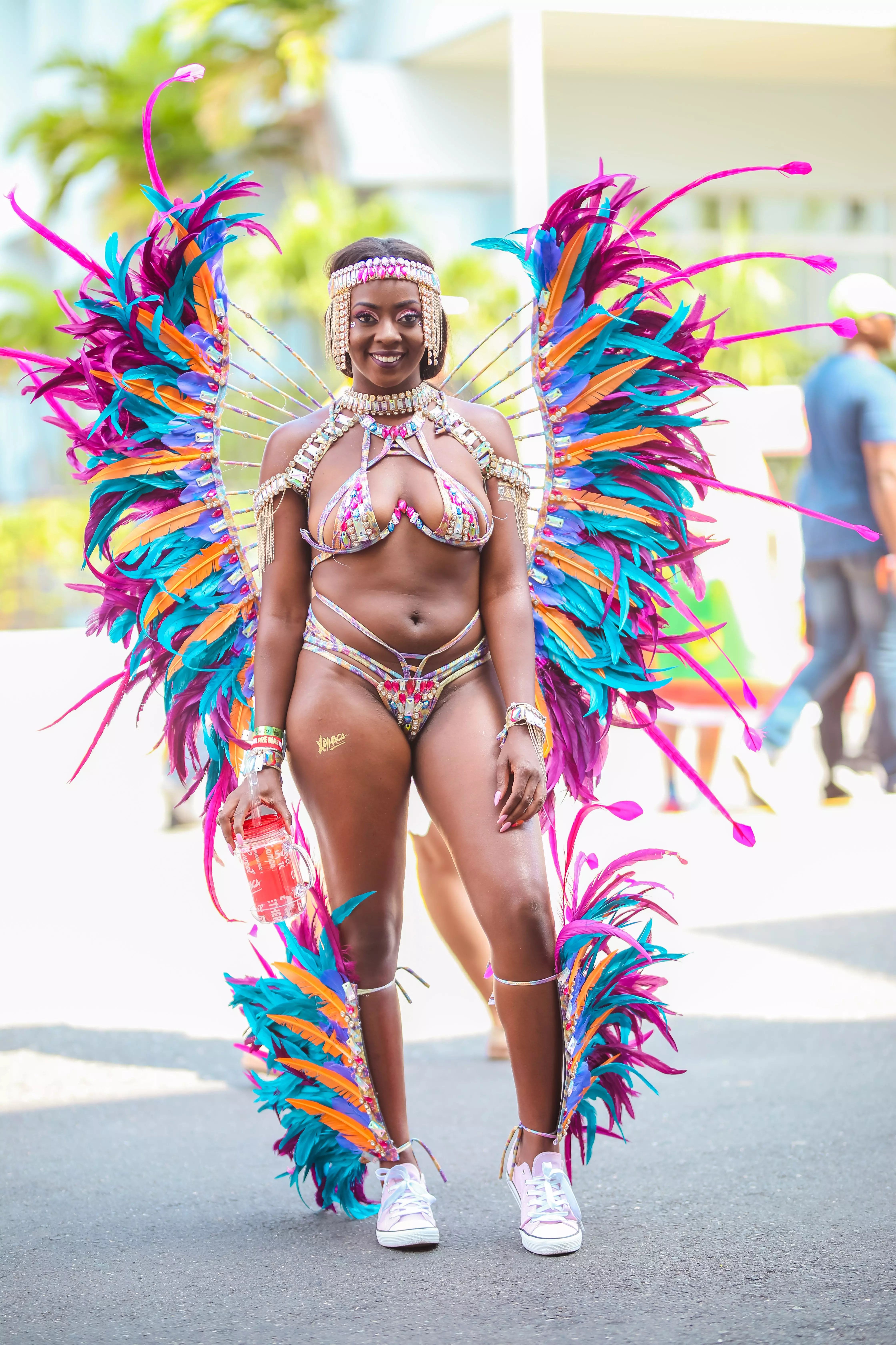 Έτοιμοι για Di Road! 36 Φωτογραφίες που αποδεικνύουν ότι το Καρναβάλι της Τζαμάικα ήταν αγνό 32348_26