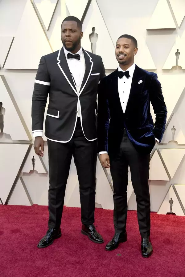 Najlepšie oblečení muži za rok 2019 boli udelení Oscarom v obleku, v topánkach a neprišli hrať! 32359_11