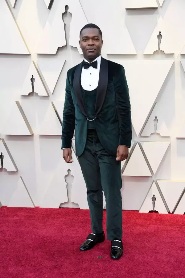 2019 Oscars တွင် ၀တ်စားဆင်ယင်မှု အကောင်းဆုံး အမျိုးသားများ သည် ဝတ်စုံပြည့်၊ ၀တ်ဆင်ထားပြီး ကစားရန် မလာပါ။ 32359_5