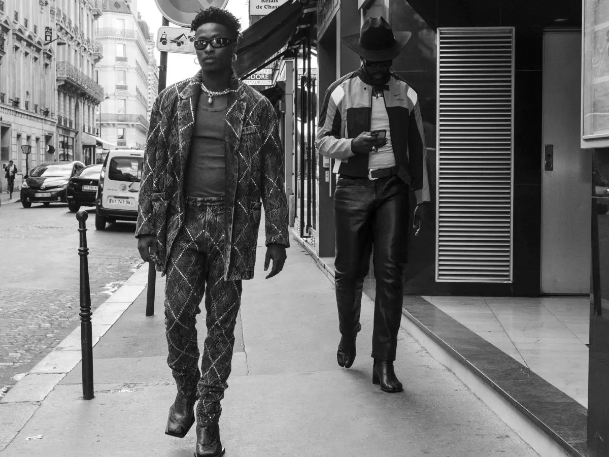 יומן תמונות: החוויה של Lucky Daye בשבוע האופנה בפריז