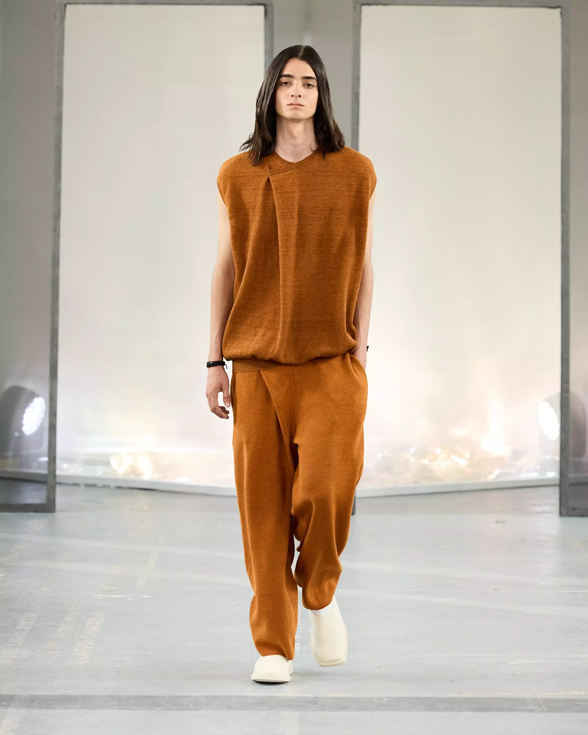 بیانکا ساندرز جدیدترین مجموعه لباس های مردانه خود را در پاریس ارائه کرد 344_14