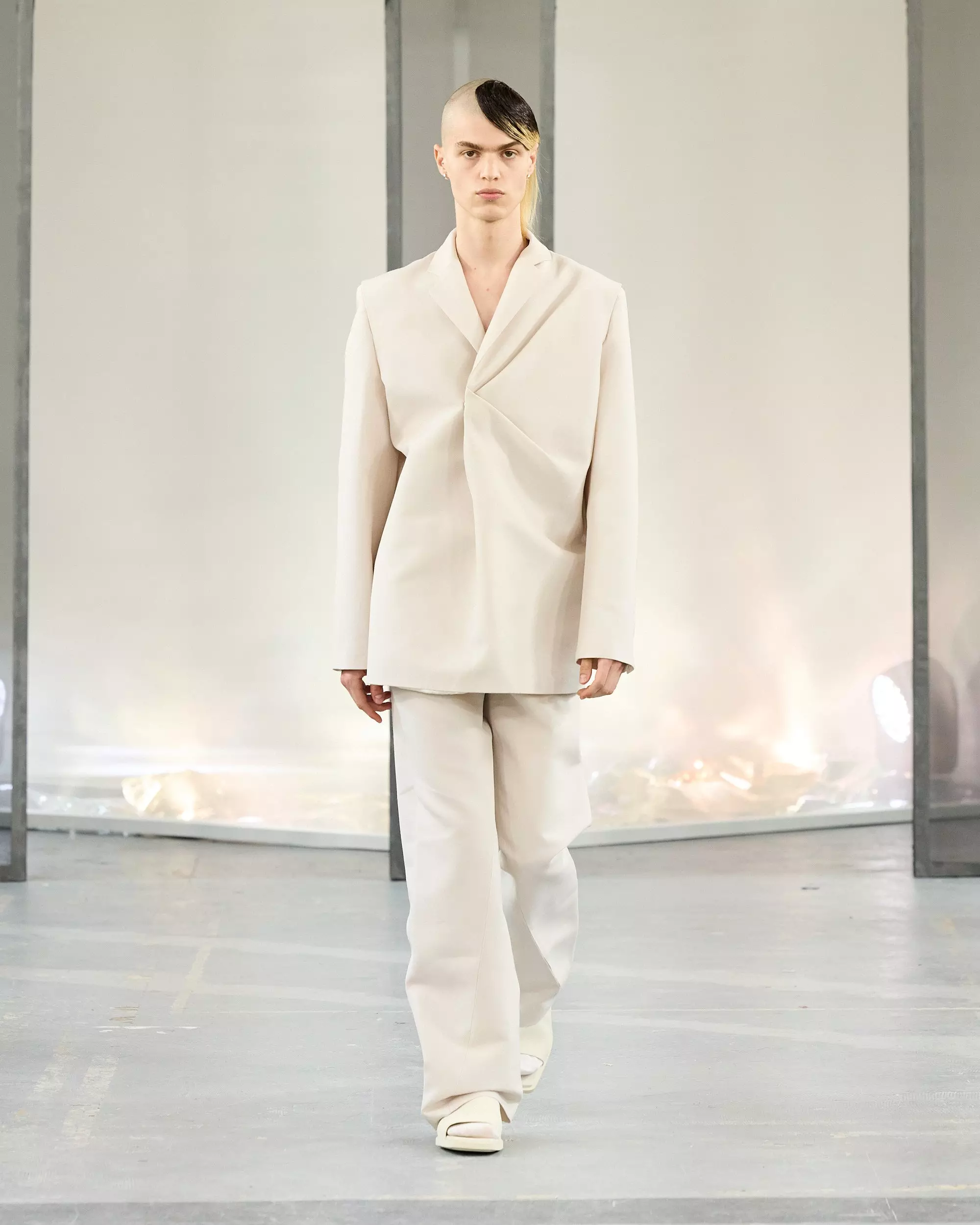بیانکا ساندرز جدیدترین مجموعه لباس های مردانه خود را در پاریس ارائه کرد 344_27