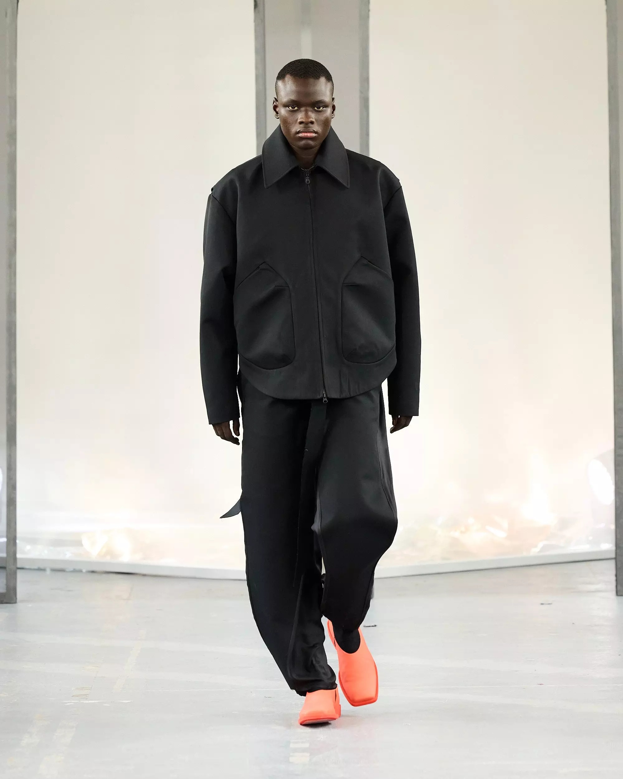 Бјанка Сондерс ја претстави својата најнова колекција машка облека во Париз 344_34