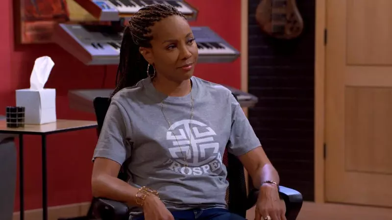 MC Lyte dị mpako ịbụ 'ndị mmekọ na Rhyme' ya na ụmụ nwanyị Rapper na Sitcom ọhụrụ.