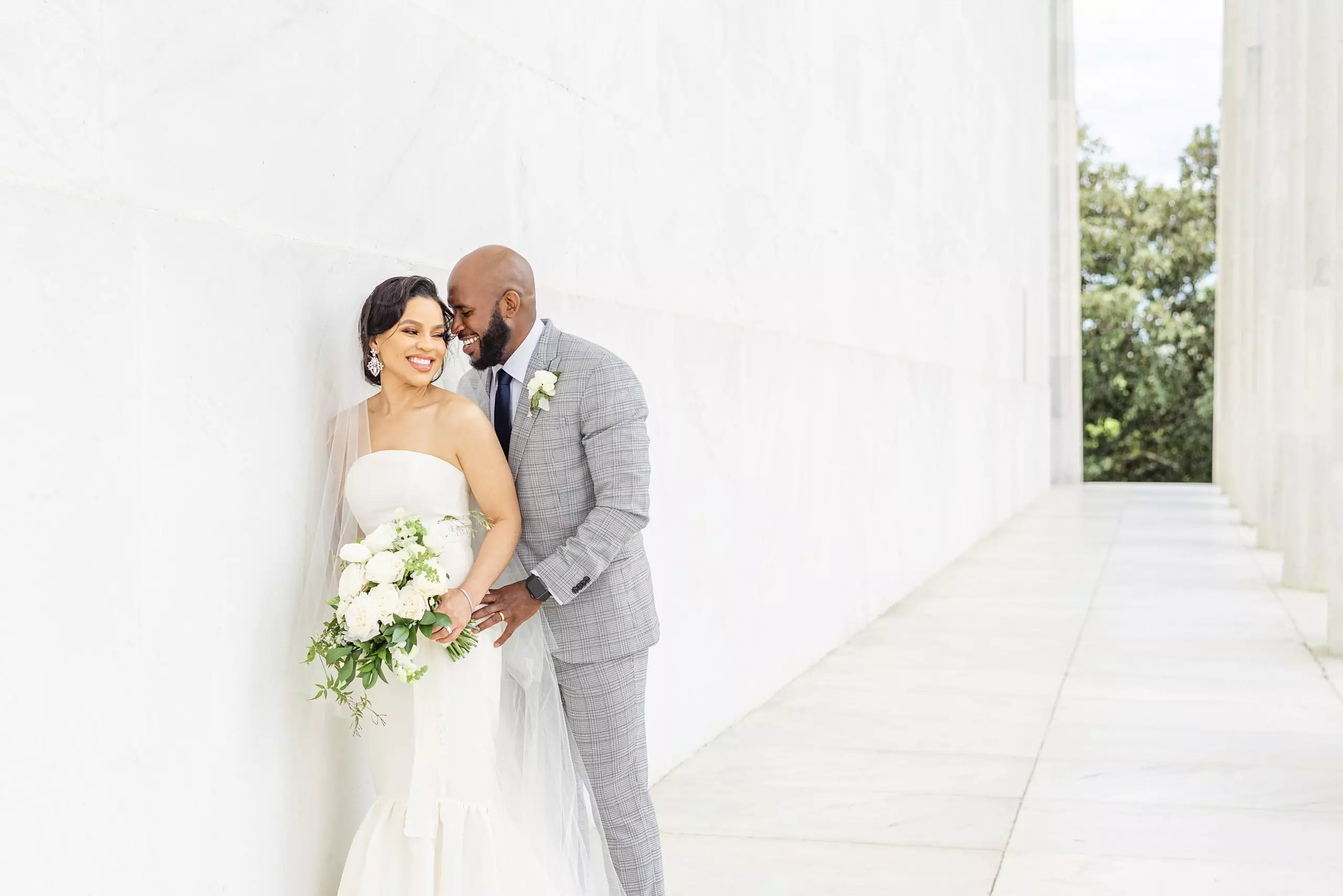 Bridal Bliss: Washington D.C හි ලෝරන් සහ වොරන්ගේ සමාජ දුරස්ථ විවාහ මංගල්‍යය 36444_1
