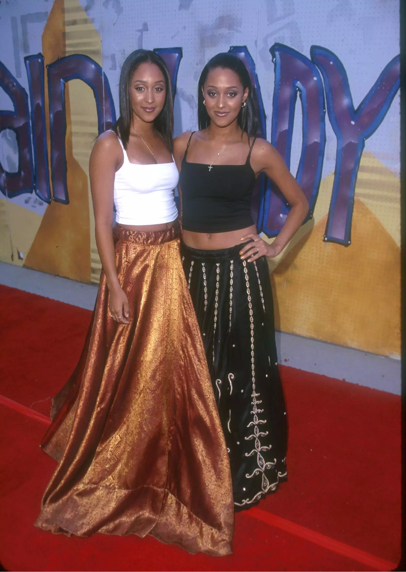 Tia and Tamera Mowry Best 90s Style- Essence 37358_11