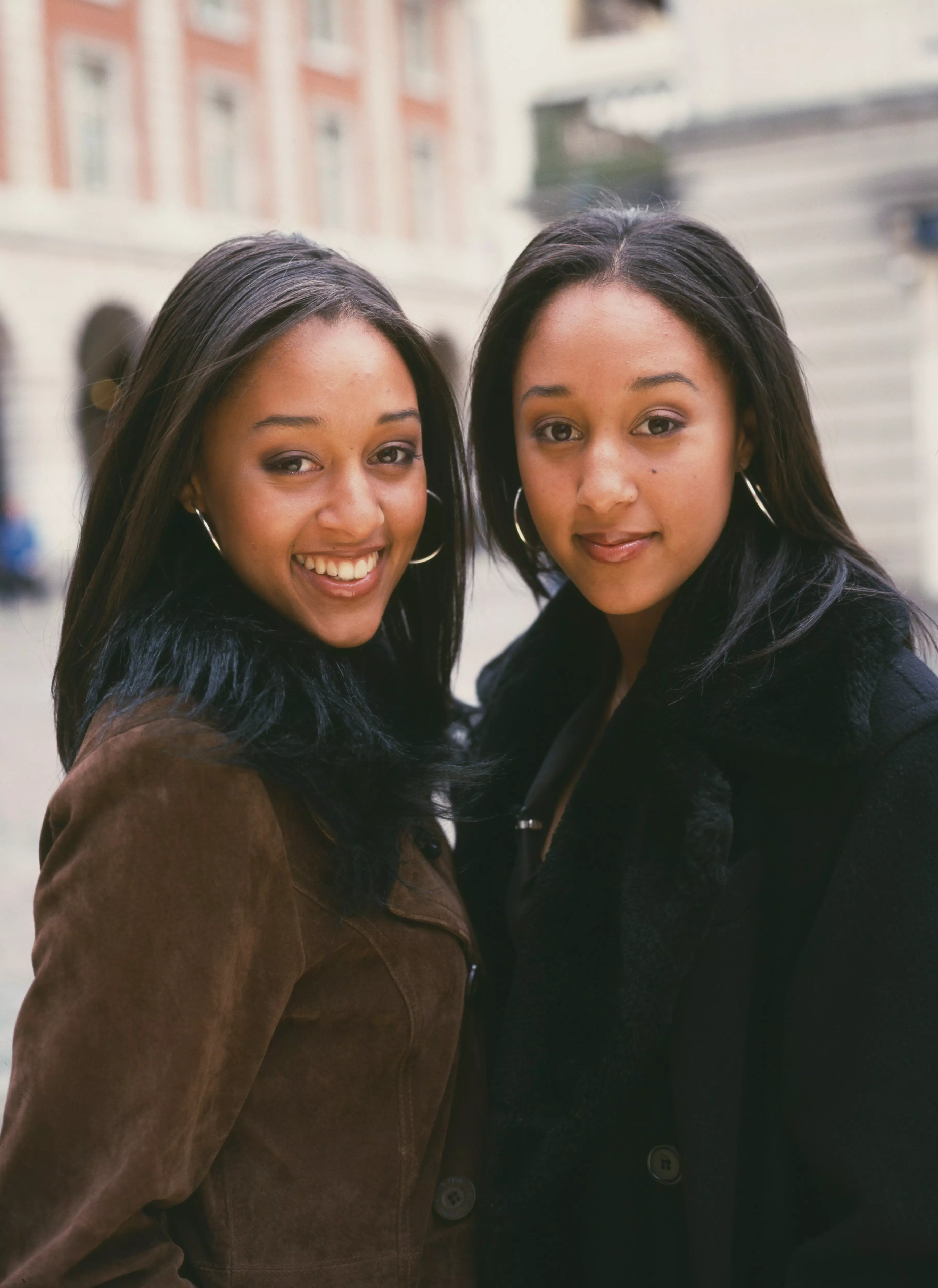 Tia and Tamera Mowry Best 90s Style- Essence 37358_15