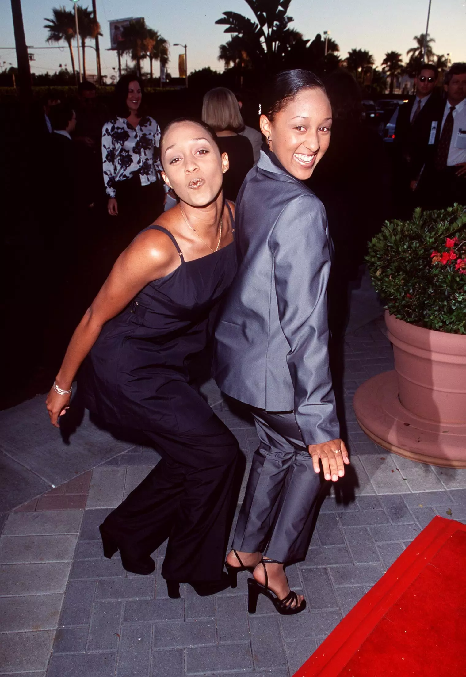 Tia and Tamera Mowry Best 90s Style- Essence 37358_6