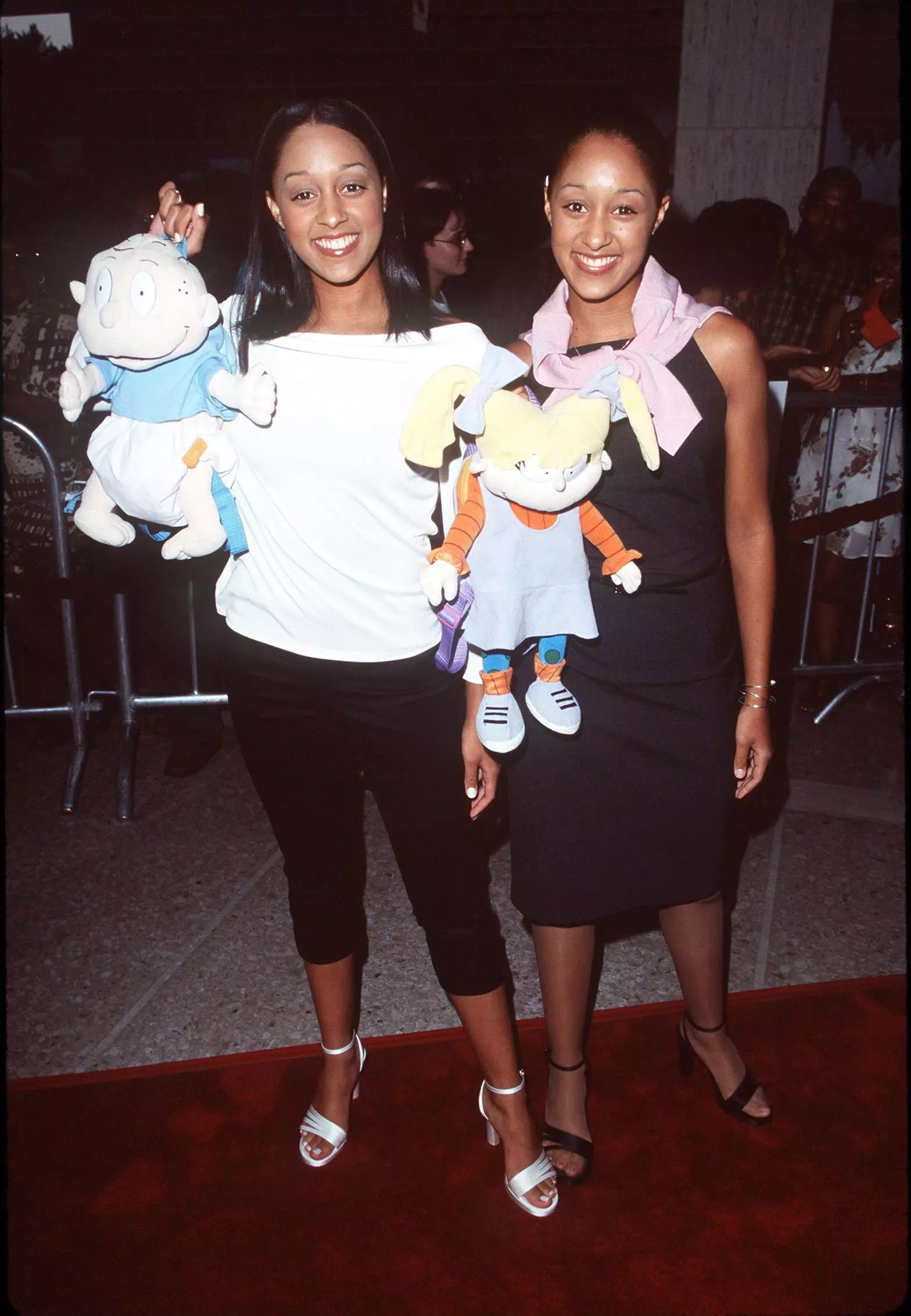 Tia and Tamera Mowry Best 90s Style- Essence 37358_8