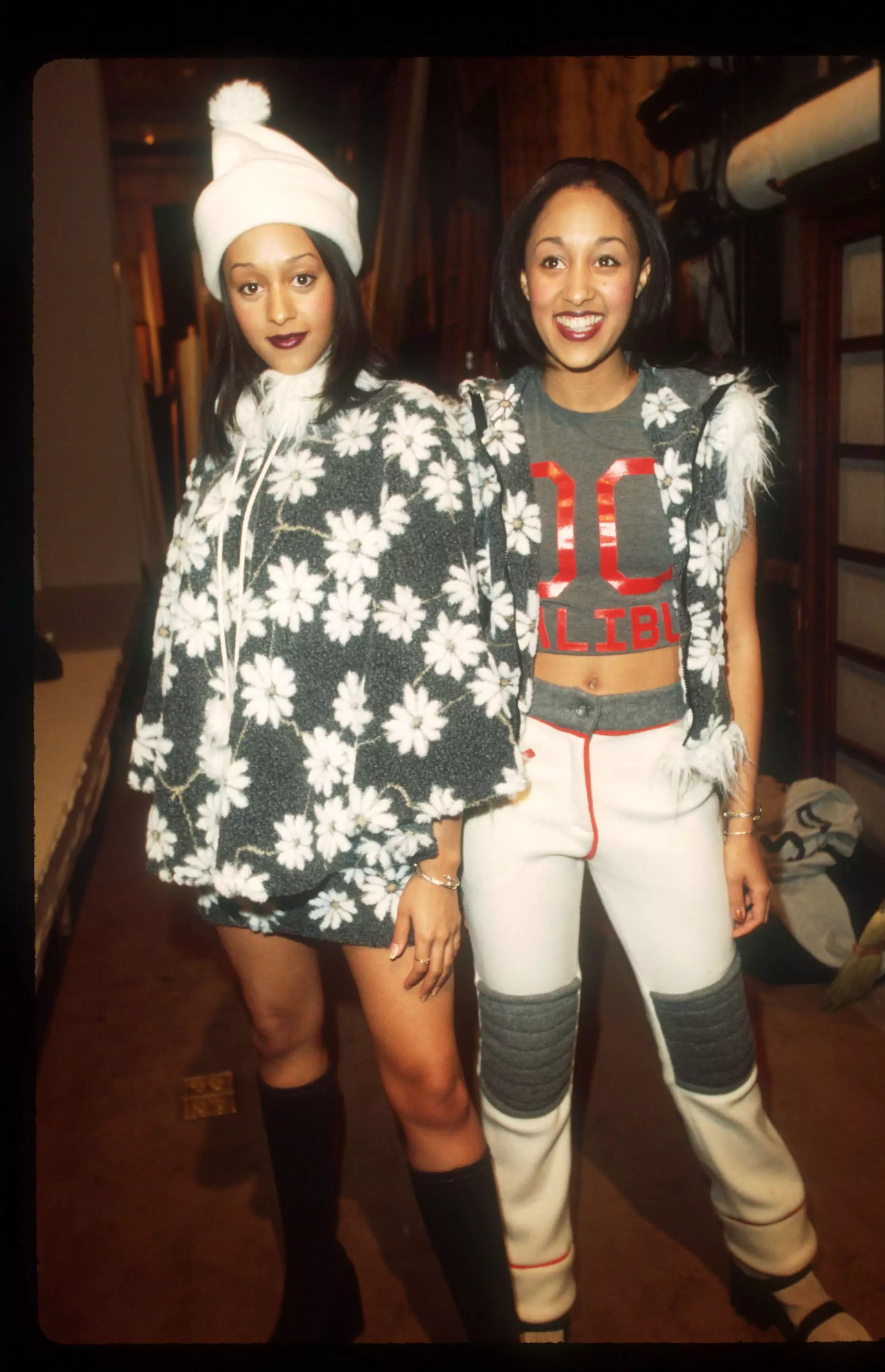 Tia and Tamera Mowry Best 90s Style- Essence 37358_9