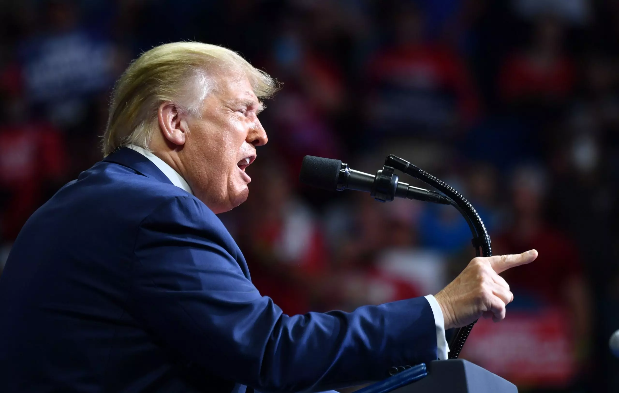 Pelosi Jgħid Trump Rally Setgħet Kien Laqgħa Zoom Ibbażat Fuq Daqs tal-Folla