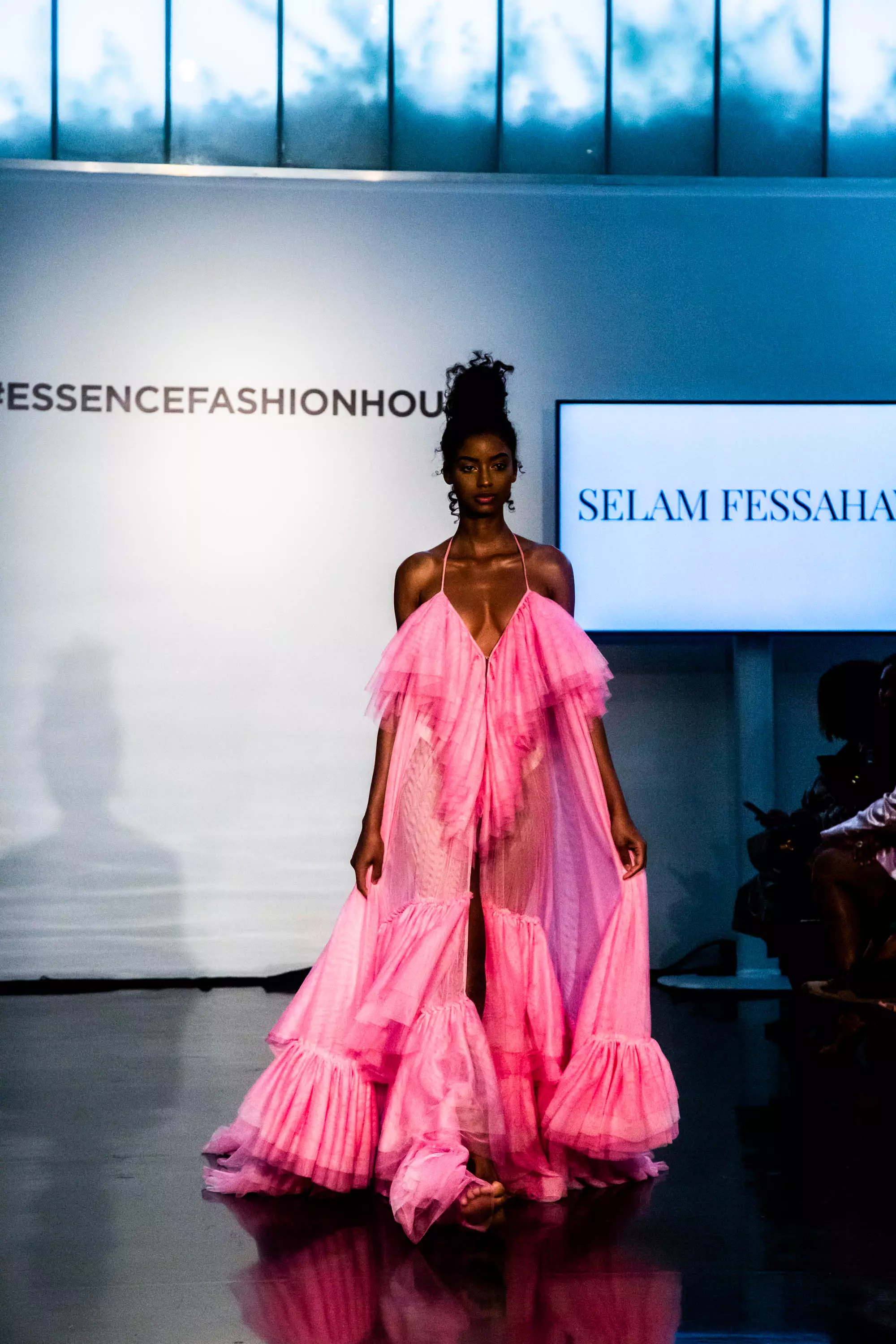 ESSENCE Fashion House NYC: Selam Fessahaye impressionou a multidão com looks de vanguarda 39354_13