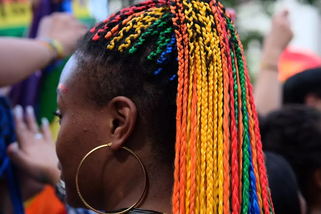 Mūsu iecienītākie Instagram Rainbow Hair mirkļi no lepnuma mēneša 40085_14