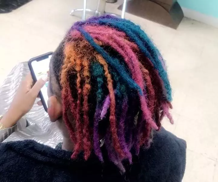 Οι αγαπημένες μας στιγμές στο Instagram Rainbow Hair από τον μήνα υπερηφάνειας 40085_4