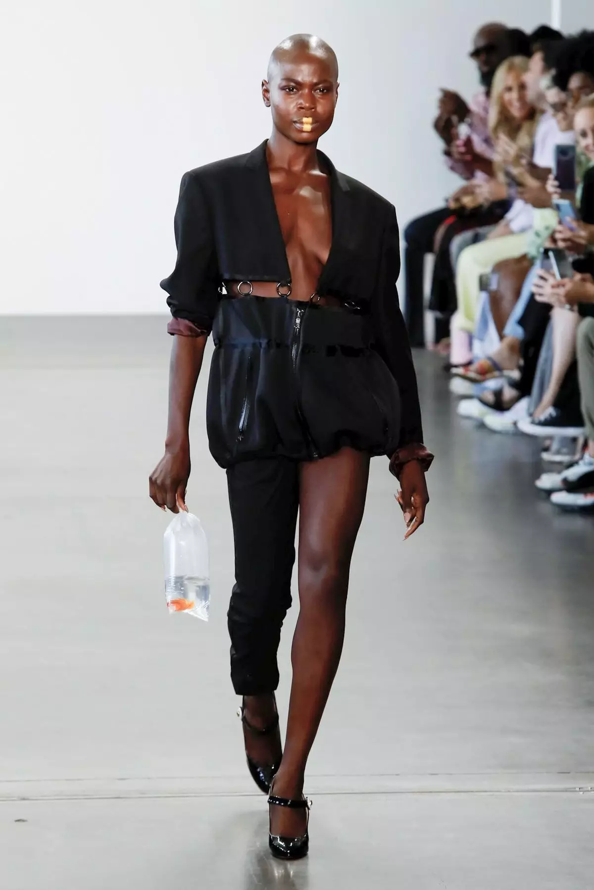 NYFW: Ο Romeo Hunte Άνοιξη/Καλοκαίρι 2020 ήταν μια ενσωμάτωση επαγγελματικών ενδυμάτων και streetwear 40220_17