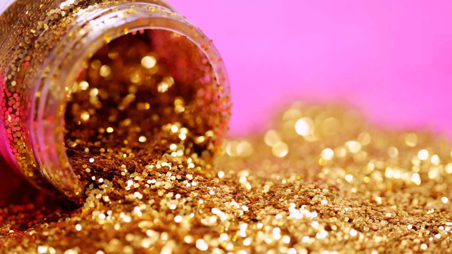 24K ოქრო არის ის, რაც გჭირდებათ იმისათვის, რომ დაამატოთ ფუფუნება თქვენს სილამაზის რუტინაში