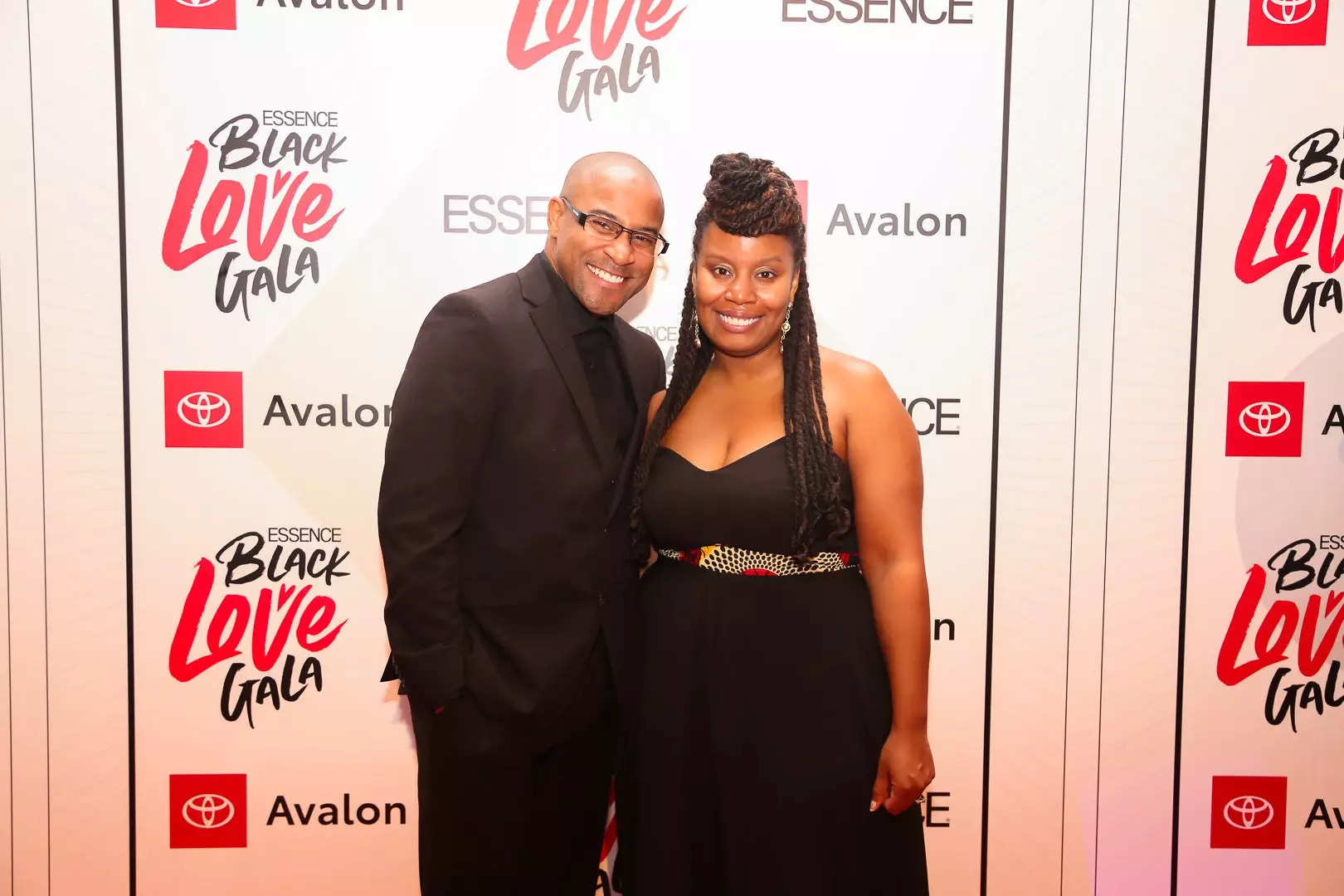 Ovi parovi su izašli da proslave i šire ljubav na ESSENCE Black Love Gala u NYC-u 40313_35