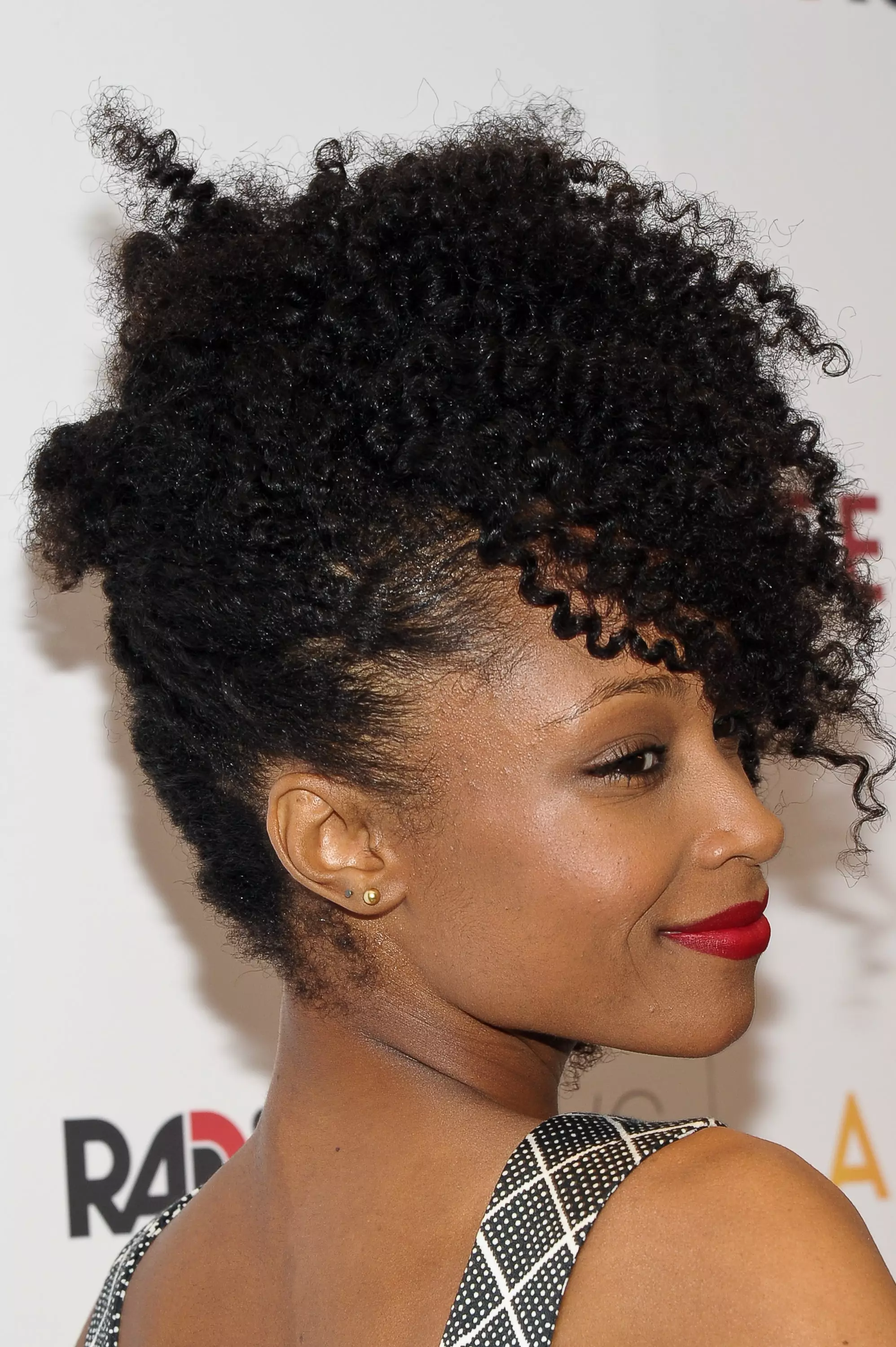 Yaya DaCosta بالوں کے لمحات 42010_15