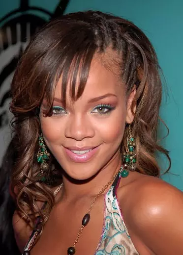 File Hairstyle: Rihanna's Evolving 'Do 42711_1
