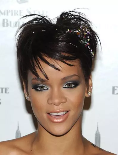 File Hairstyle: Rihanna's Evolving 'Do 42711_10