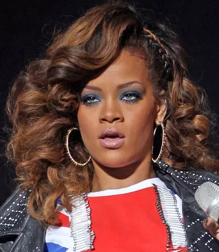 File Hairstyle: Rihanna's Evolving 'Do 42711_13