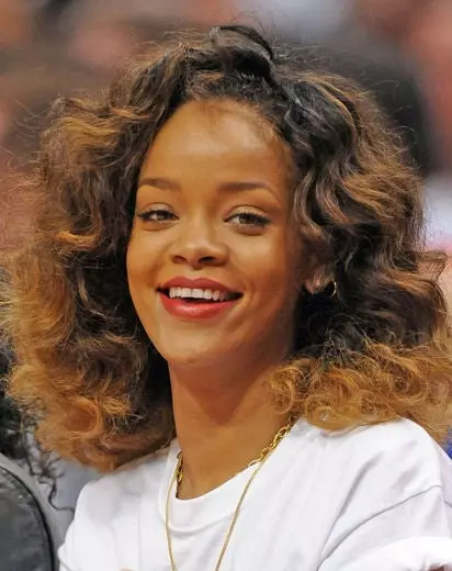File Hairstyle: Rihanna's Evolving 'Do 42711_16