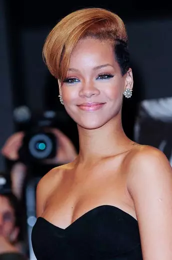 File Hairstyle: Rihanna's Evolving 'Do 42711_21
