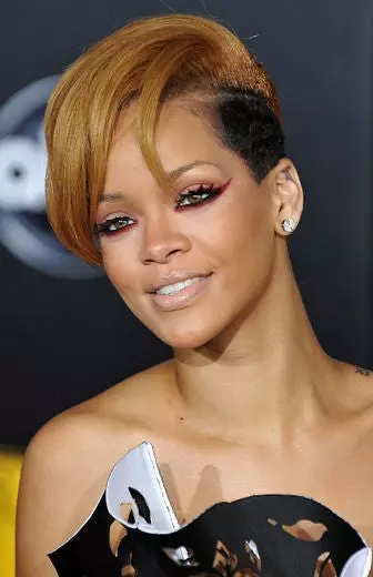 File Hairstyle: Rihanna's Evolving 'Do 42711_23
