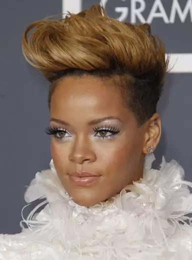 File Hairstyle: Rihanna's Evolving 'Do 42711_24