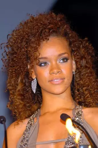 File Hairstyle: Rihanna's Evolving 'Do 42711_30