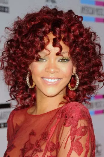 File Hairstyle: Rihanna's Evolving 'Do 42711_40