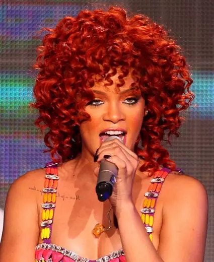 File Hairstyle: Rihanna's Evolving 'Do 42711_50